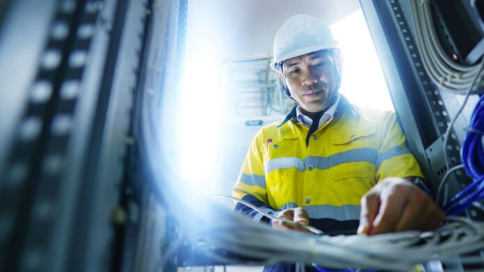 Cisco Redefines Data Center Architecture With New N9300 Series Smart ...